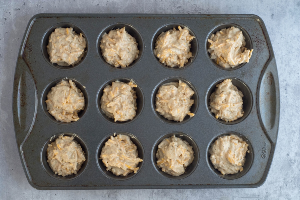 Savory Cheddar Cheese Muffin Recipe (Easy & Quick)