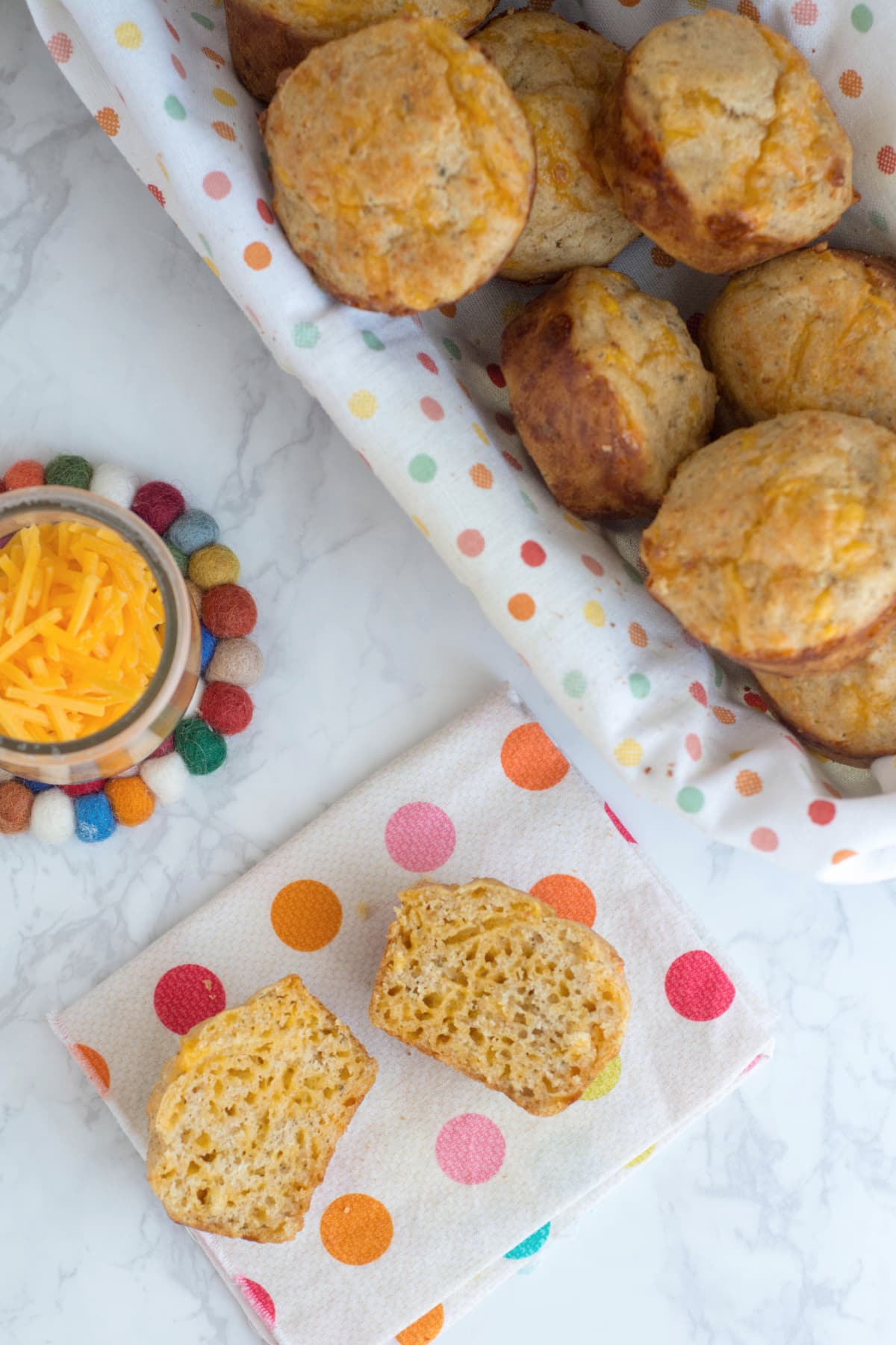 Savory Cheddar Cheese Muffin Recipe (Easy & Quick)