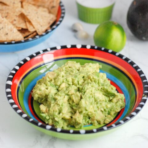 The Best Easy Guacamole Recipe (No Tomatoes or Onion)