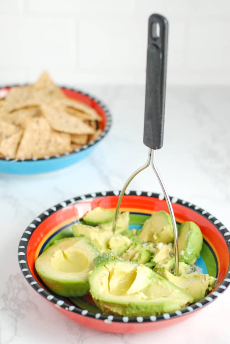 The Best Easy Guacamole Recipe (No Tomatoes or Onion)