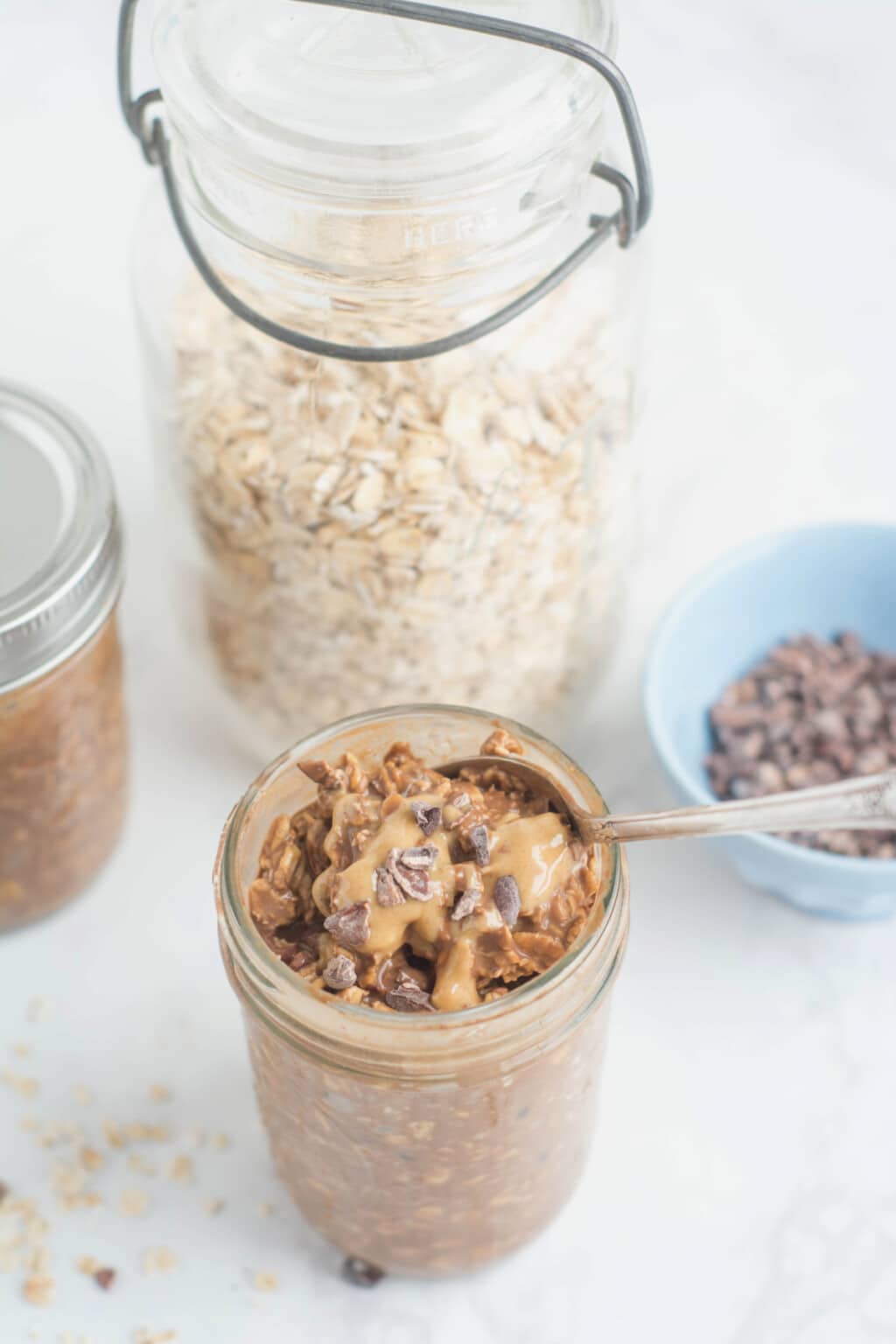 Easy No Bake Cookie Overnight Oats Recipe | Healthy Breakfast Idea