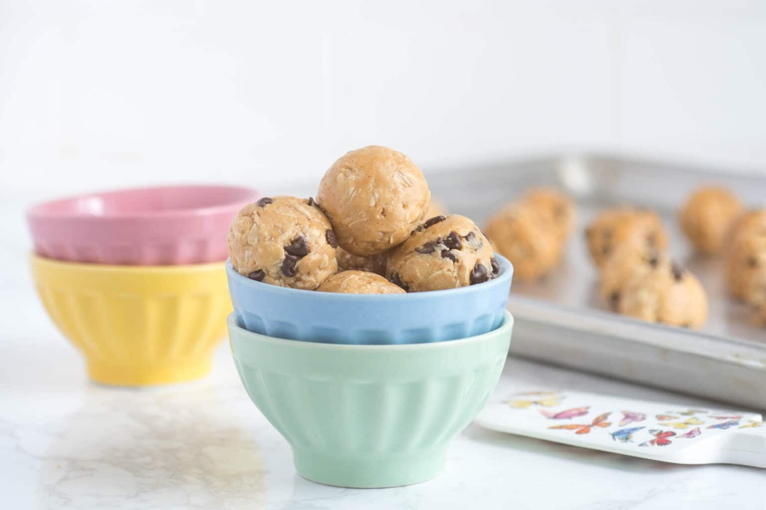 4 Ingredient Protein Balls: No Bake + Easy!